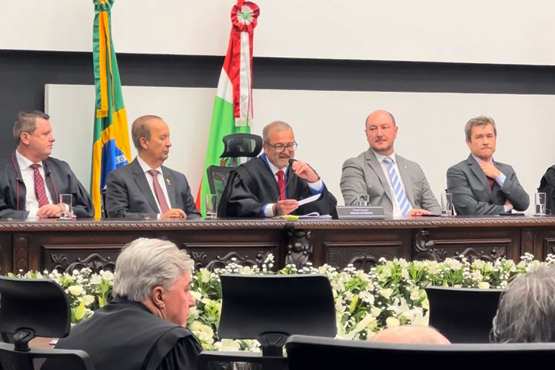 Desembargador Altamiro de Oliveira assume a Presidência do Poder ...