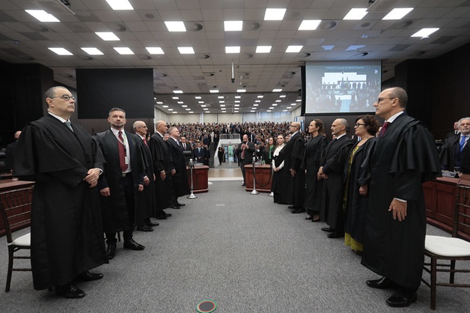 Em solenidade marcada pela emoção, TJSC dá posse a 11 novos ...